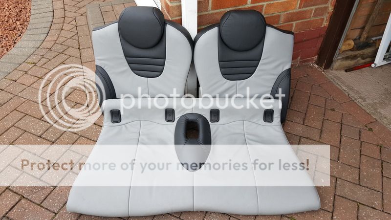 Two-tone grey R53 heated Recaro seats | MiniTorque.com