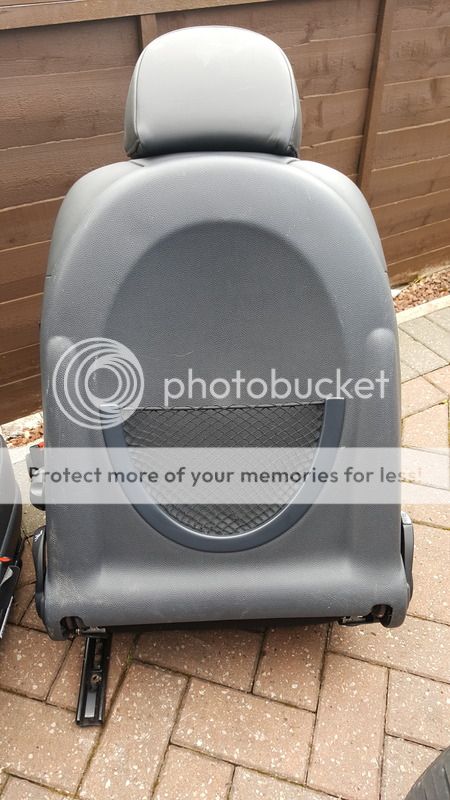 Two-tone grey R53 heated Recaro seats | MiniTorque.com